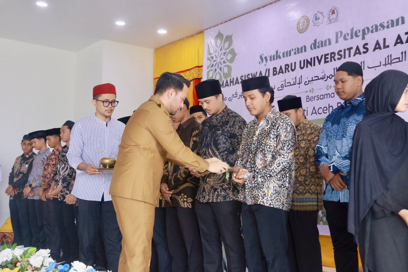 Wabup Aceh Barat Lepas Mahasiswa Baru Universitas Al- Azhar Kairo